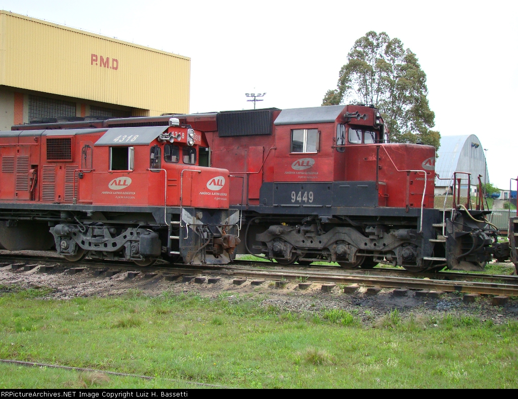 EMD GM SD40-2 9449 / G22U 4318